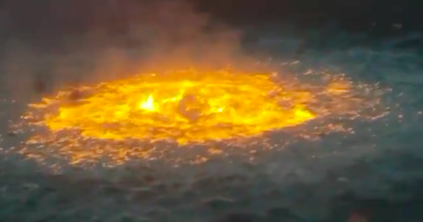 Fire At Burst Pipeline Opens ‘Portal To Hell’ In The Middle Of The Ocean