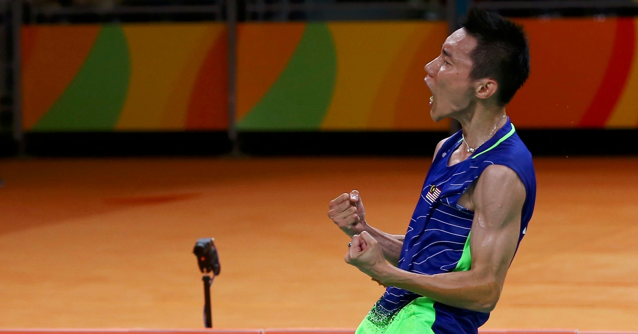 Lee Chong Wei Beats Long-Time Nemesis Lin Dan In Olympics Semi-Finals