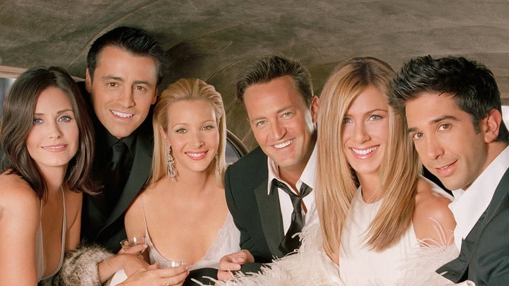 The Cast Of ‘Friends’ Pay Emotional Tribute To Matthew Perry. Here’s ...