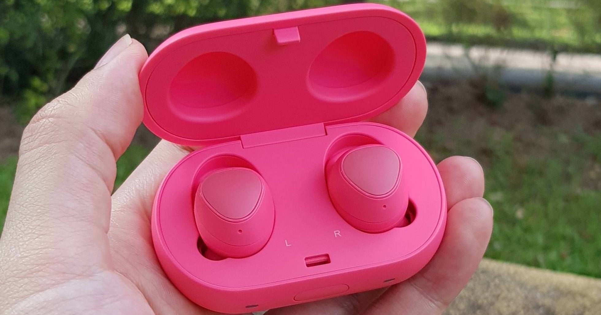 Samsung’s New Earbuds Have A Built-In “Coach” That Motivates You When ...
