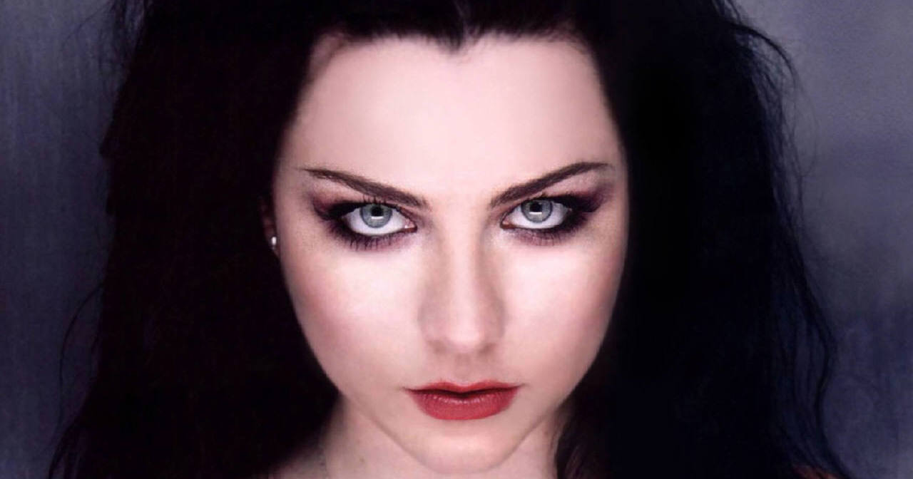 OMG, Evanescence Singer Amy Lee Looks Entirely Different Now