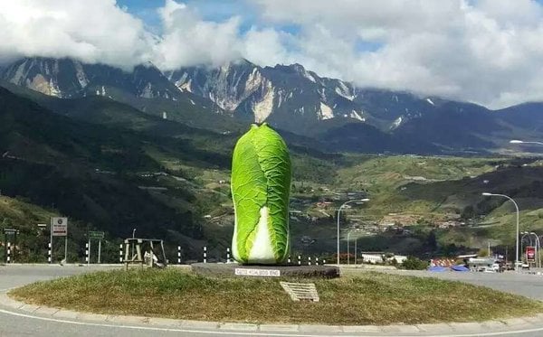 [PHOTOS] Sabah’s Roundabouts Have The Most Unique Statues In Malaysia