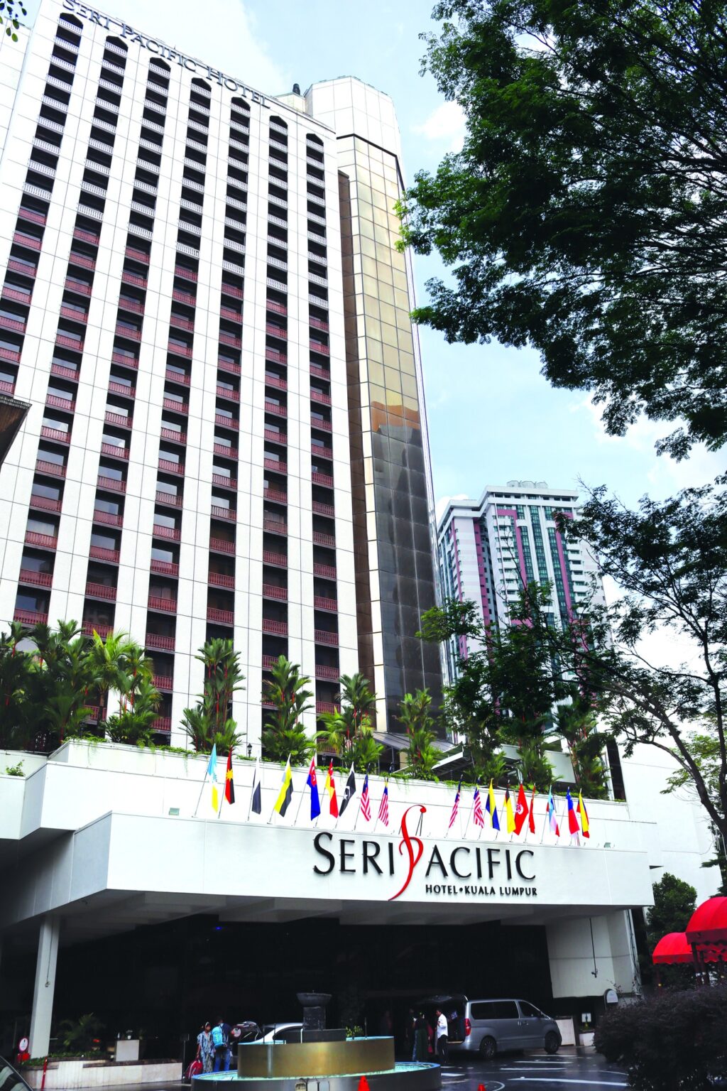 Court Orders Dr M, Daim & Others To Hand Over Seri Pacific Hotel Land ...