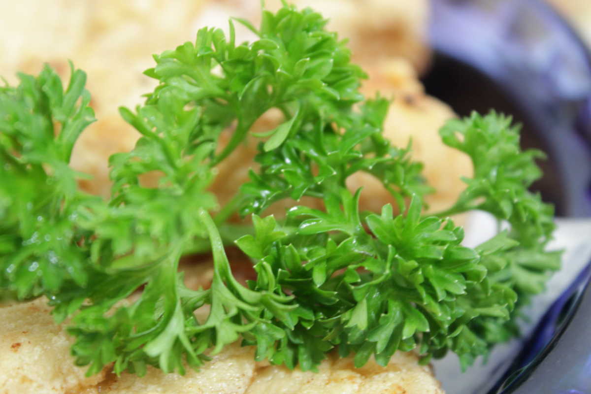 What’s The Difference Between Chinese Parsley, Coriander, Italian ...