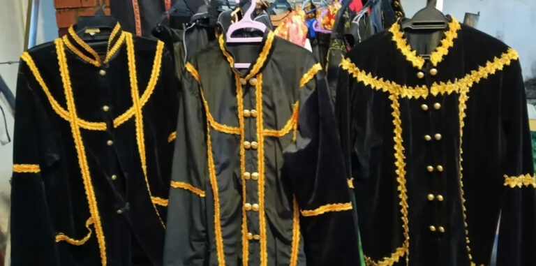 These 7 Shops Have Traditional Outfits You Can Wear Loud & Proud This ...