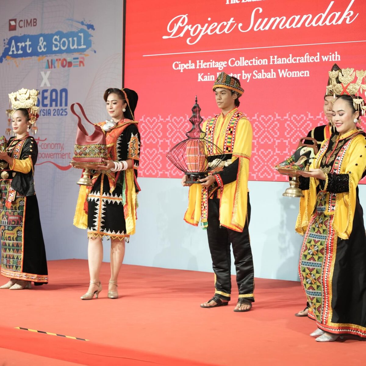Cipela Perkenal Koleksi Berinspirasikan Kain Dastar Dari Warisan Tenun ...