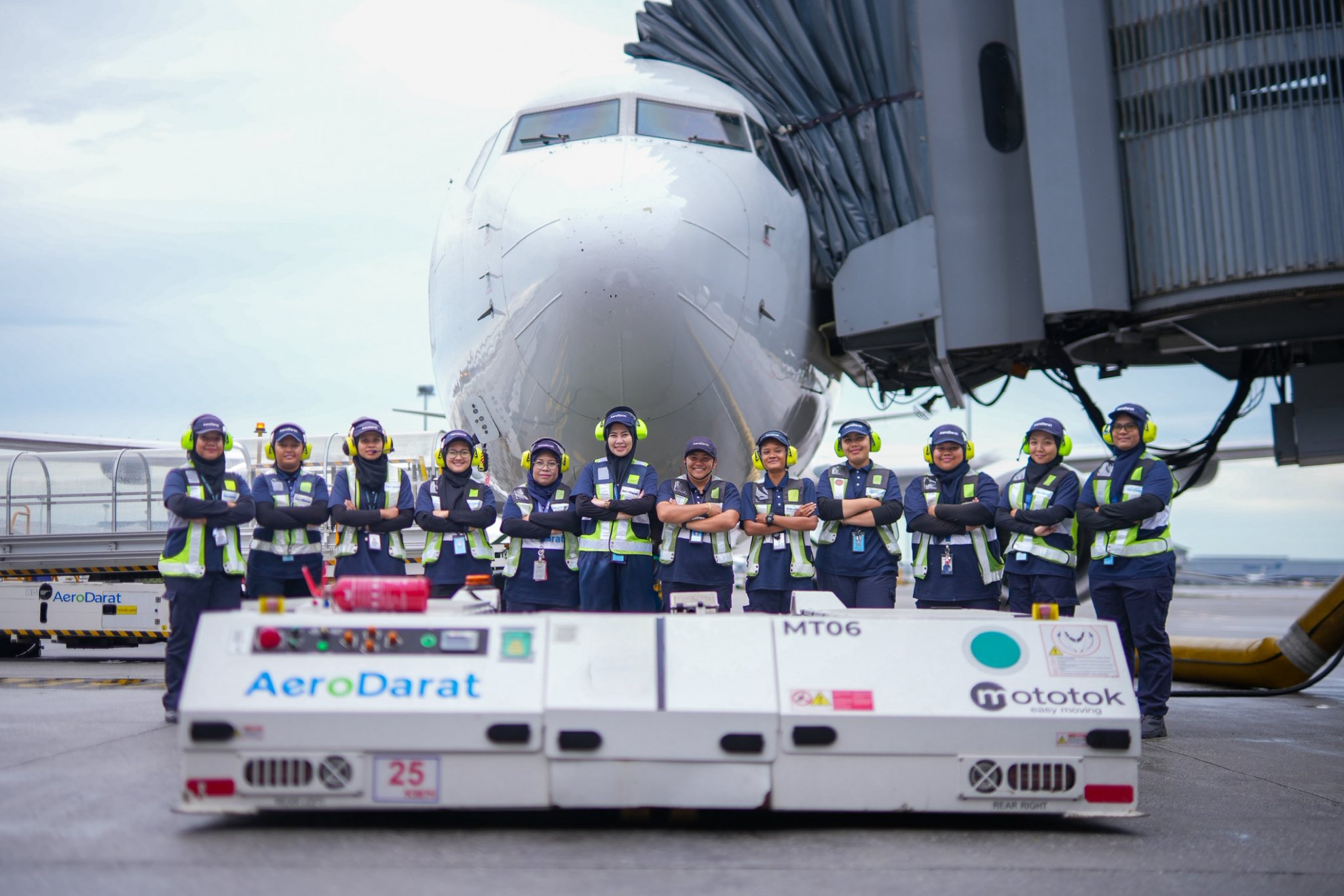 Malaysia Airlines Achieves Milestone With First-Ever All-Female Flight Crew