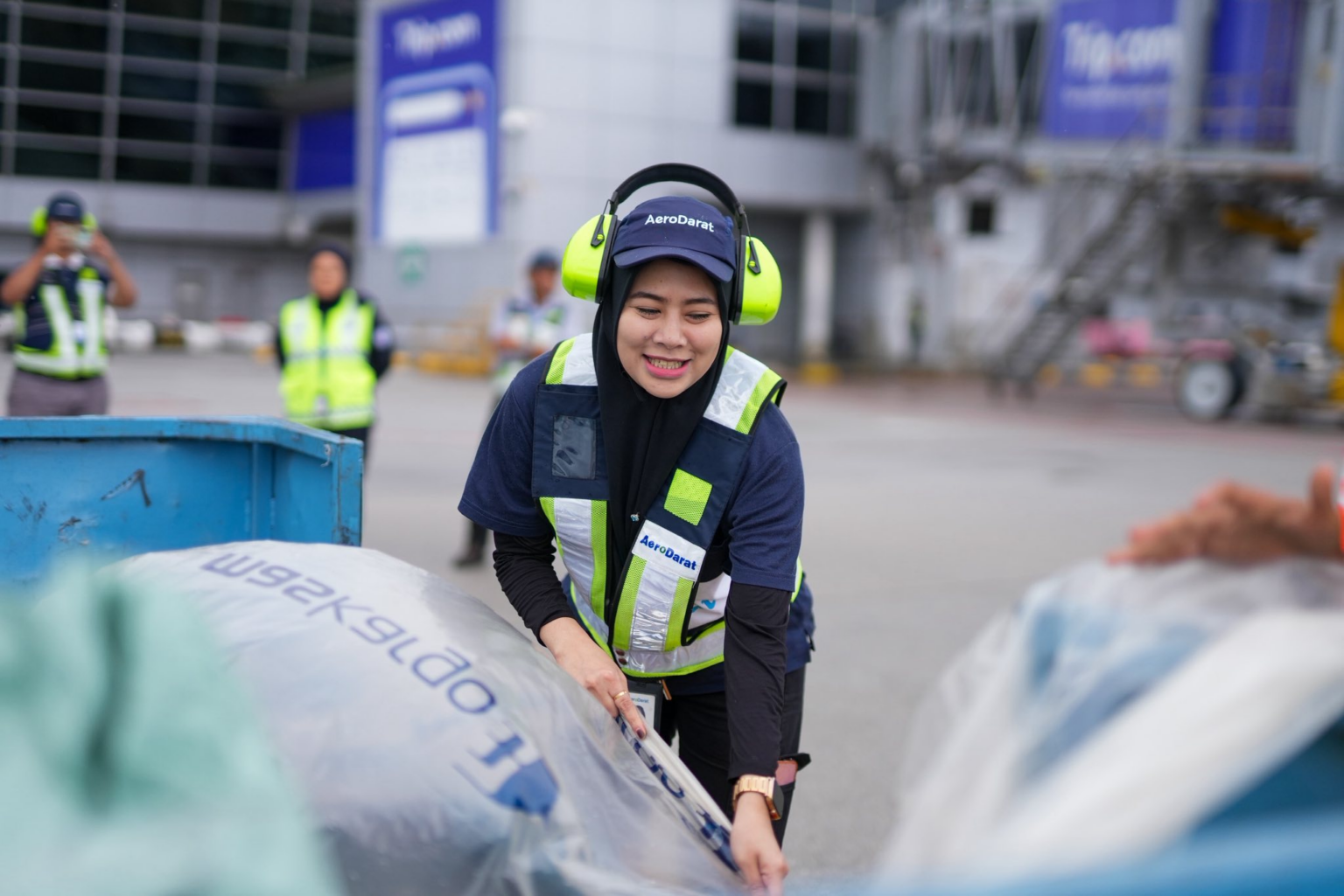 Malaysia Airlines Achieves Milestone With First-Ever All-Female Flight Crew