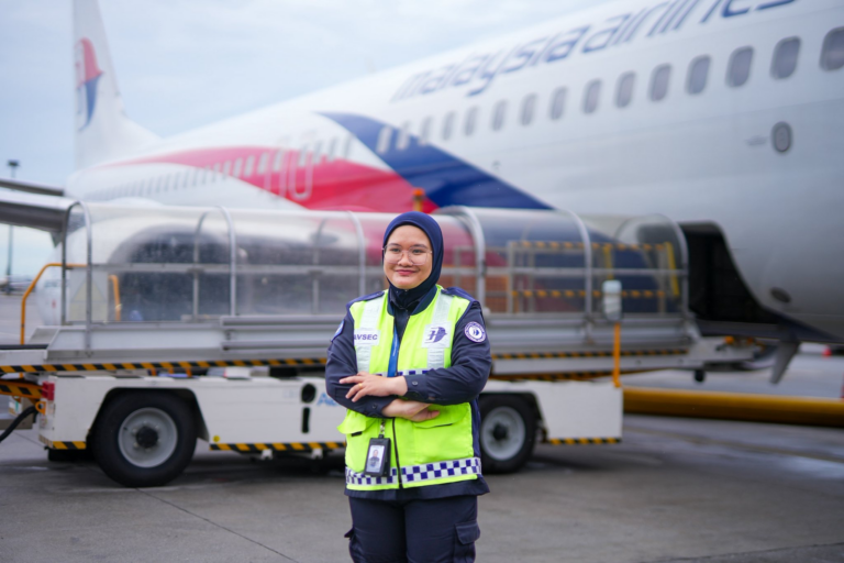 Malaysia Airlines Achieves Milestone With First-Ever All-Female Flight Crew