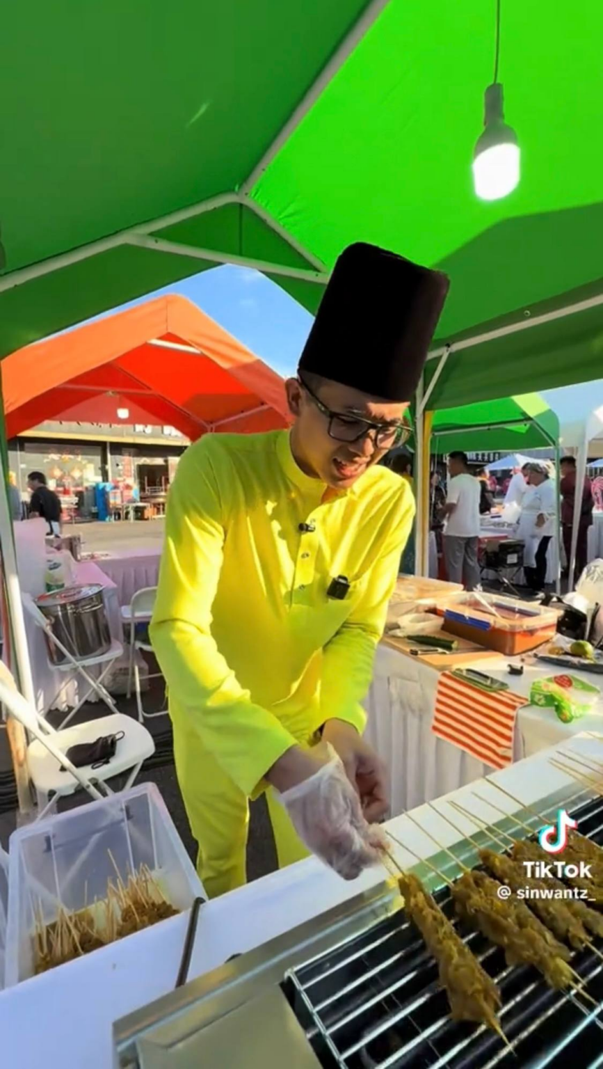 Malaysian Satay Stall In China Sold Out 1,500 Sticks Under An Hour