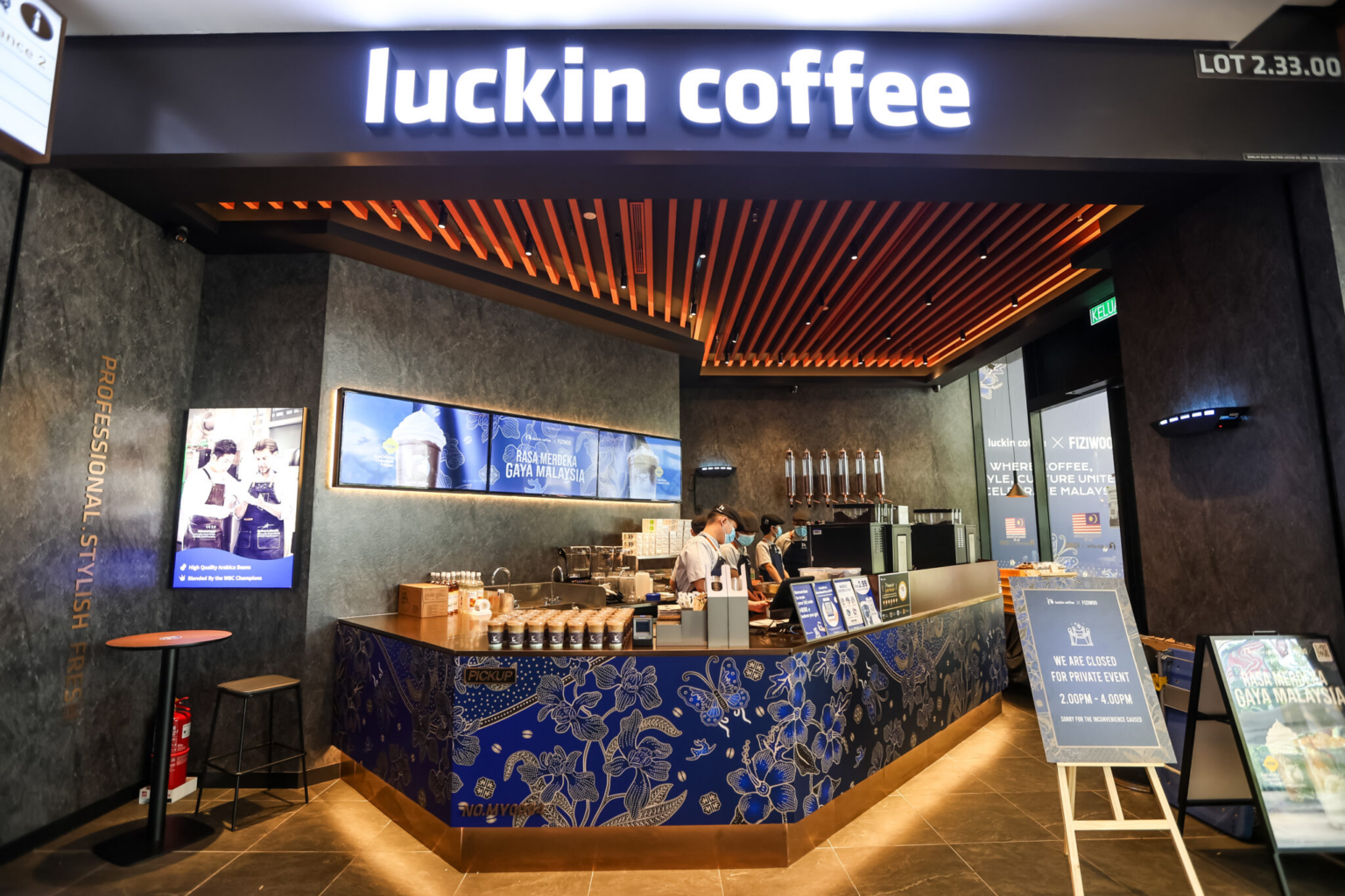 Luckin Coffee Is Selling All Drinks For RM3.99 On 30 & 31 October