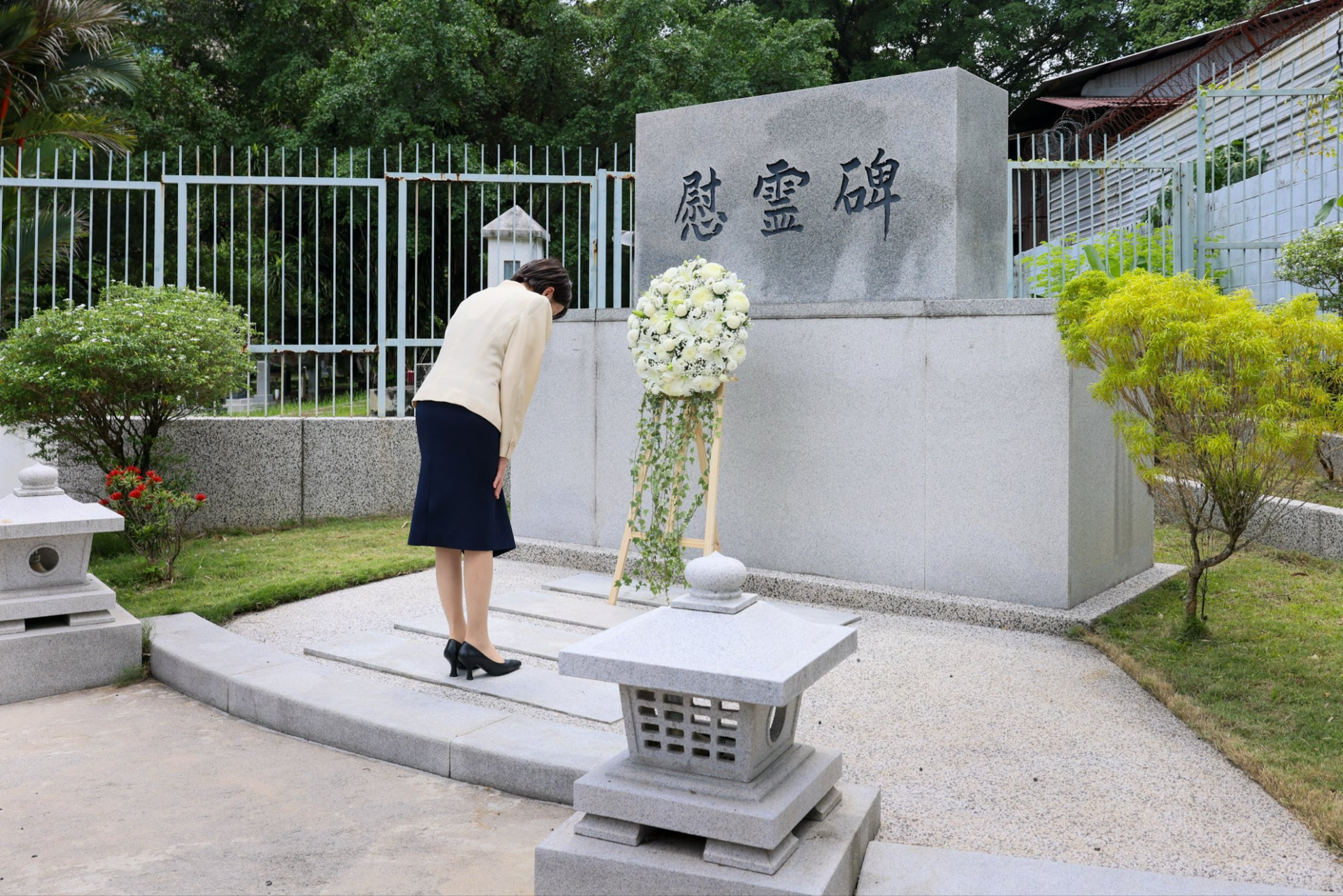 Japanese PM Honours Fallen Soldiers At Japanese Cemetery & National ...