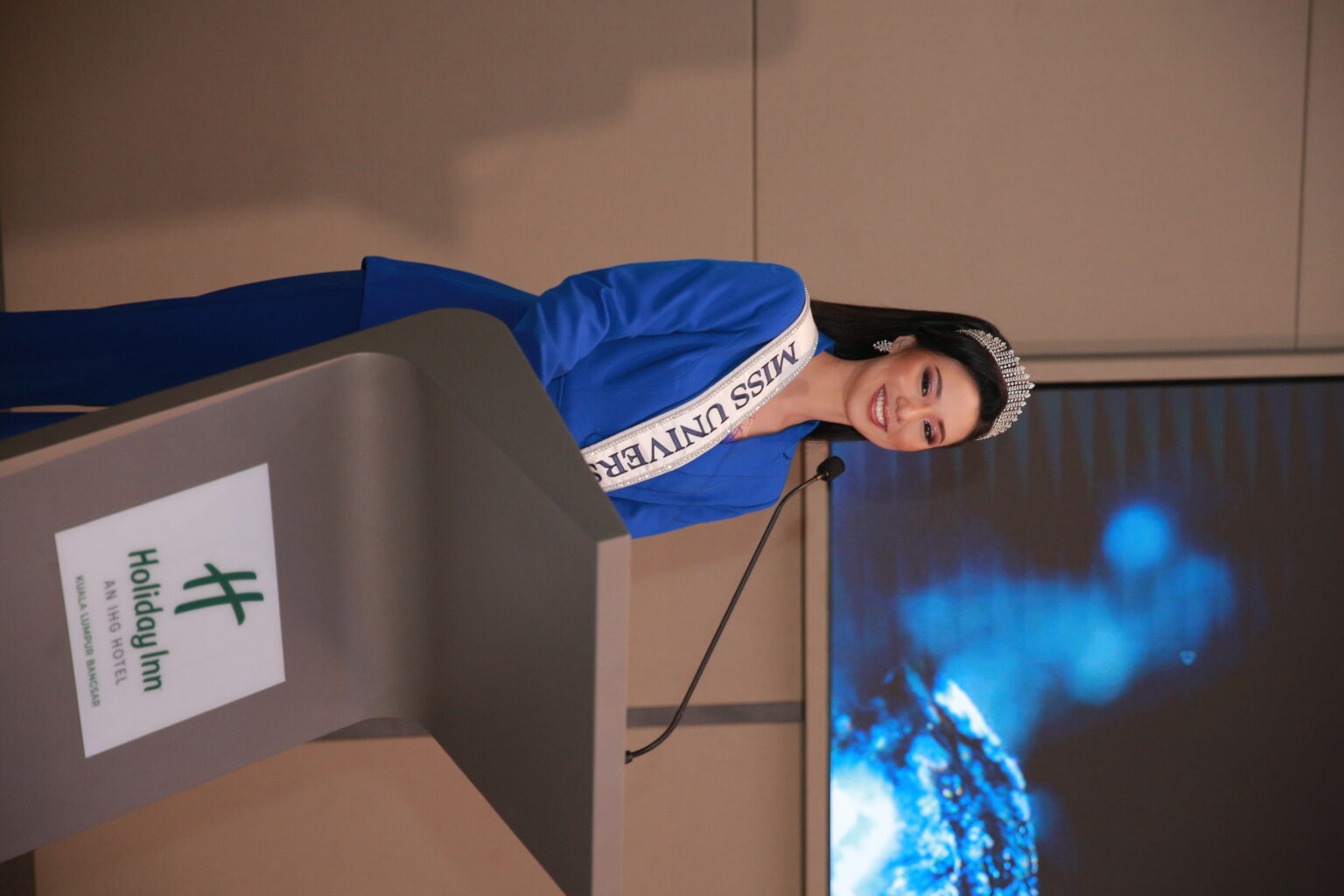 Miss Universe Contestant Chloe Lim To Wear Traditional Bajau-Inspired ...