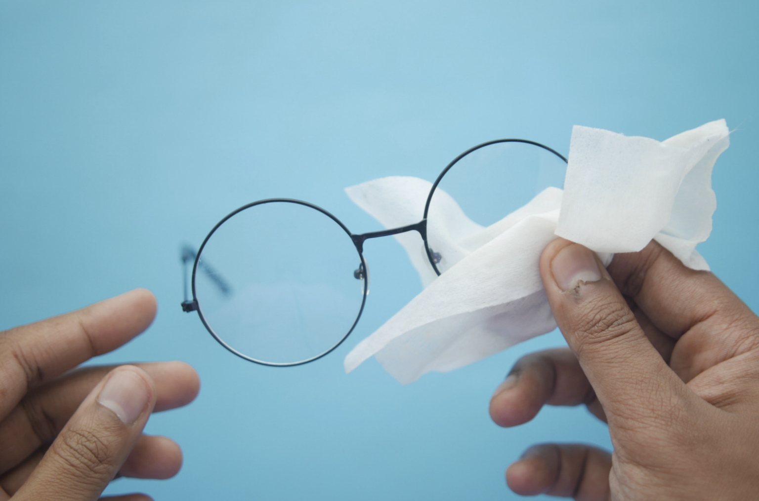 Why You Shouldn't Use Soap & Tissue To Clean Your Glasses