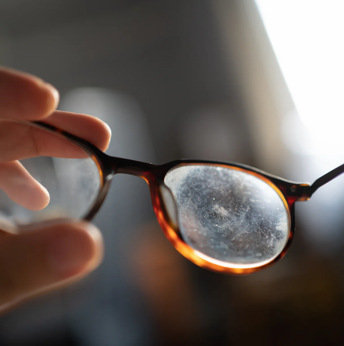 Why You Shouldn't Use Soap & Tissue To Clean Your Glasses