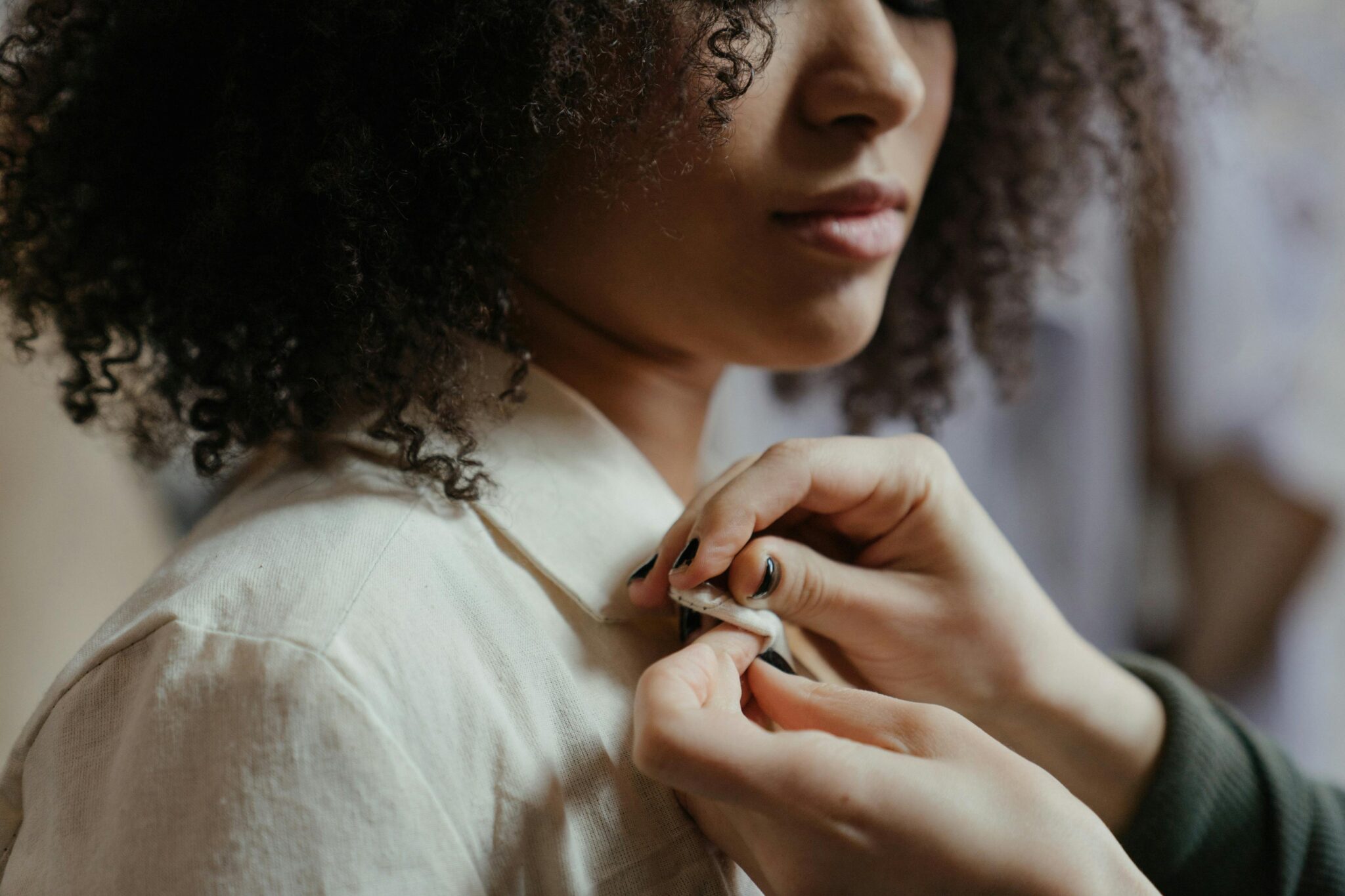 Here’s Why Buttons On Men’s And Women’s Clothes Are On Different Sides