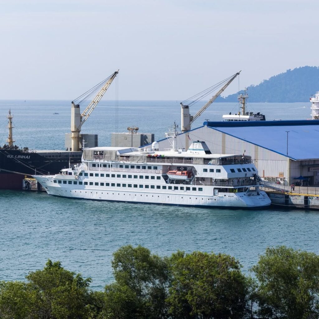 Floating Ship Book Fair ‘Doulos Hope’ Is Returning To Port Klang This ...