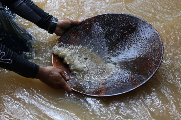Kelantan Residents May Apply For Gold Panning Licence For RM100 ...