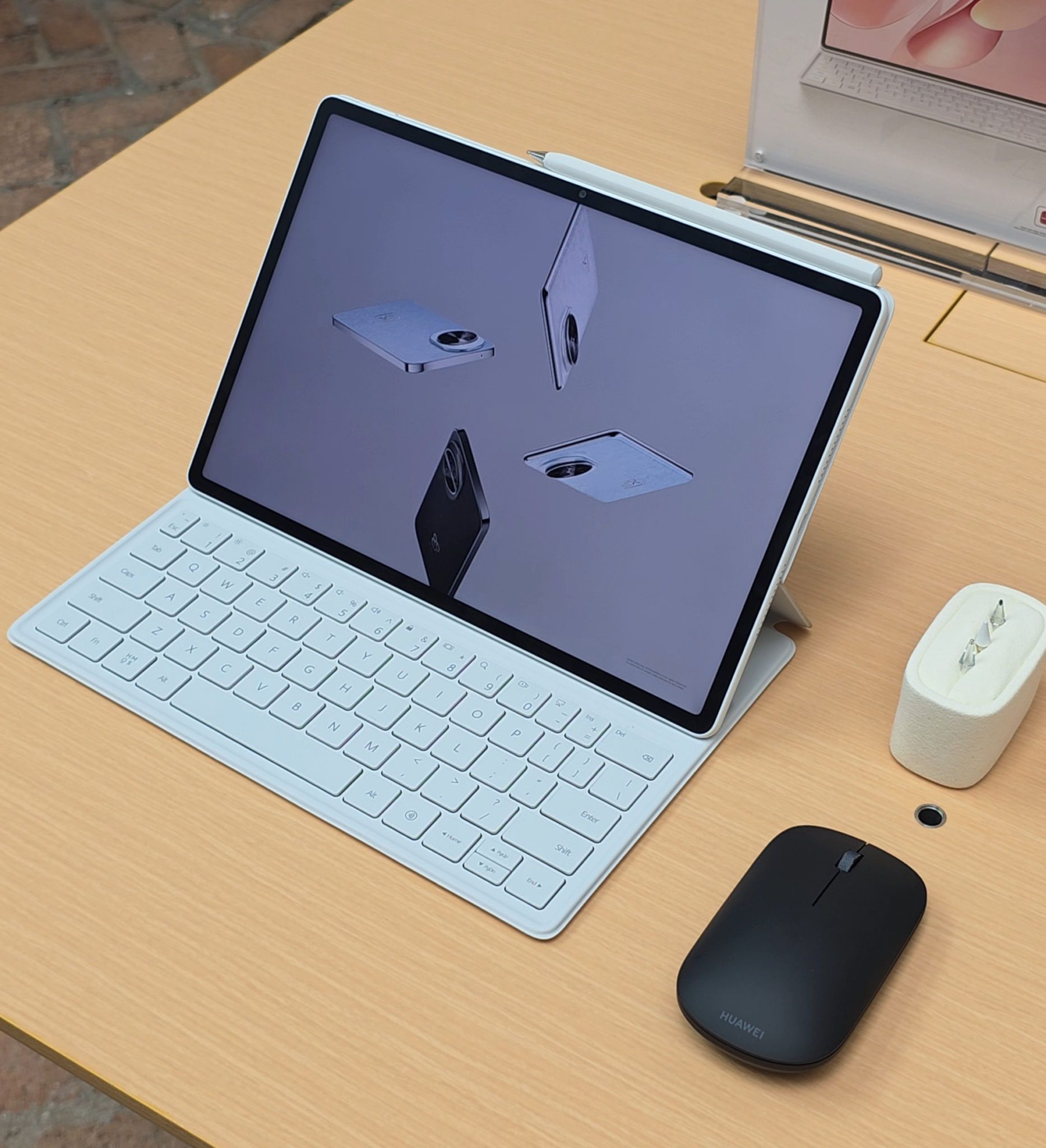 This New HUAWEI Tablet Is Meant For People Who Want To Work Without ...