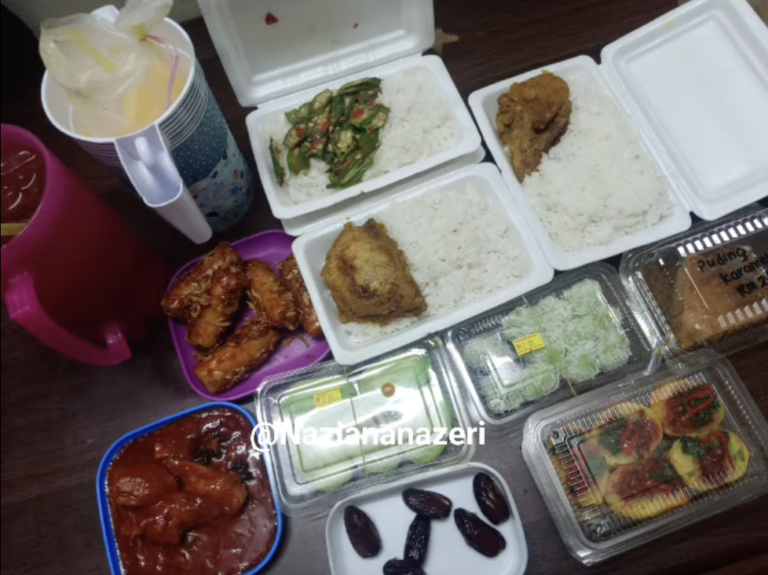 [VIDEO] Woman Finds Live Maggots In Ramadan Bazaar Chicken