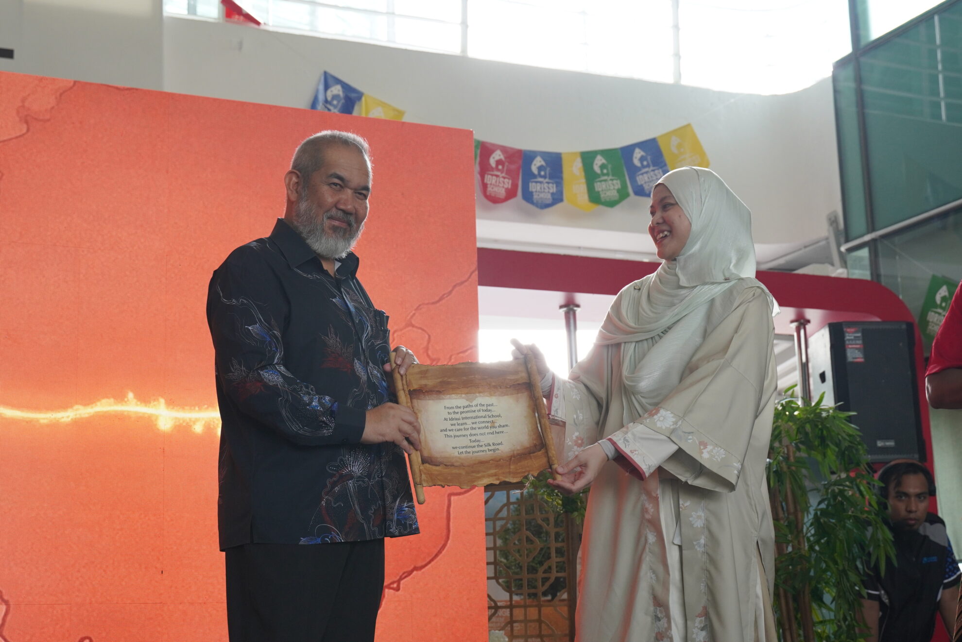 Pelajar Sekolah Antarabangsa IDRISSI Bergading Bahu Jayakan Pameran ...