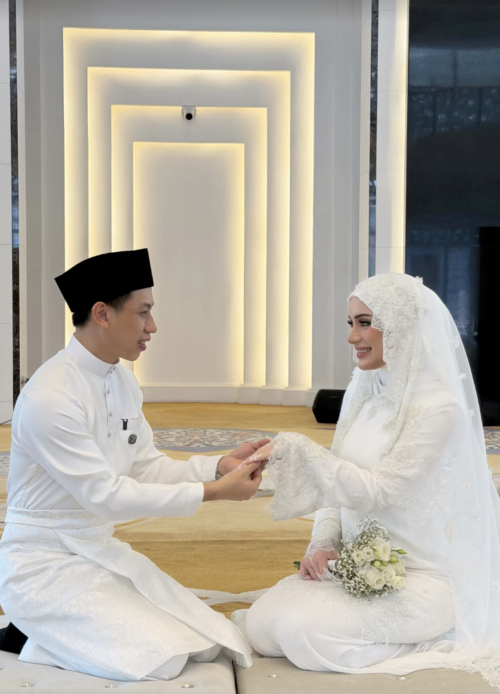 Sam Lim Kini Sah Bergelar Suami Parisa Ardina – “Kami Dah Kahwin, Ini ...