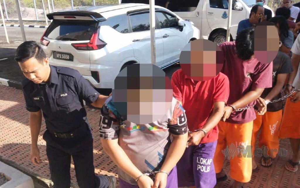 Meth-Addled Trailer Driver Crashes Into Van, Killing 3 Family Members ...