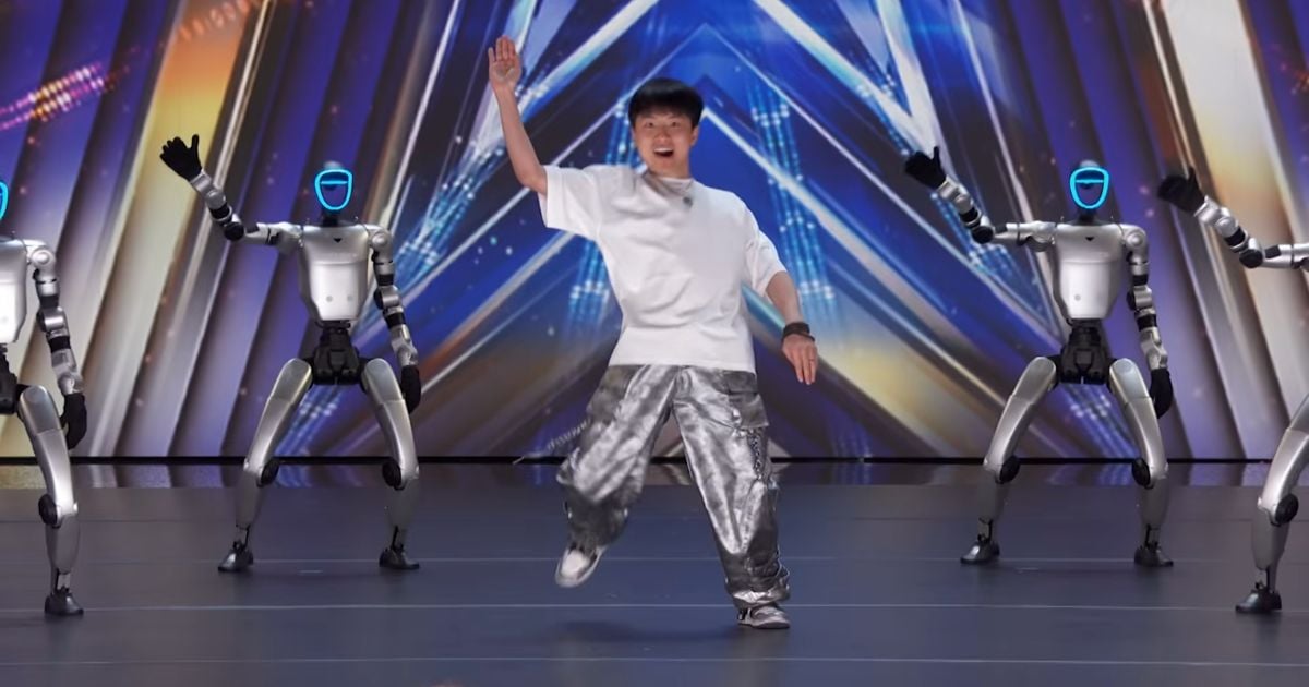 China’s Robots Stun Audience With Synchronised Dance On ‘America’s Got ...